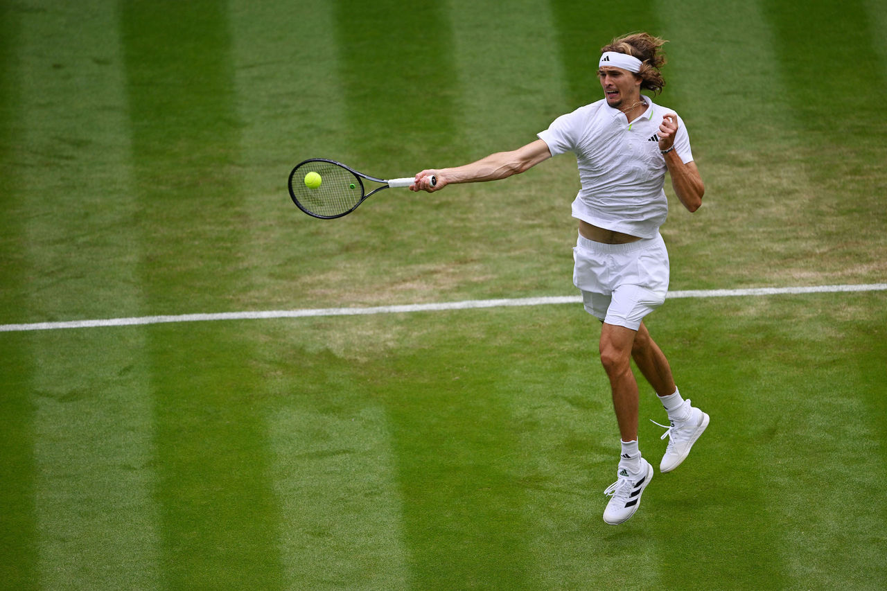 Alexander Zverev schlägt 2024 und 2025 bei den BOSS OPEN in Stuttgart auf