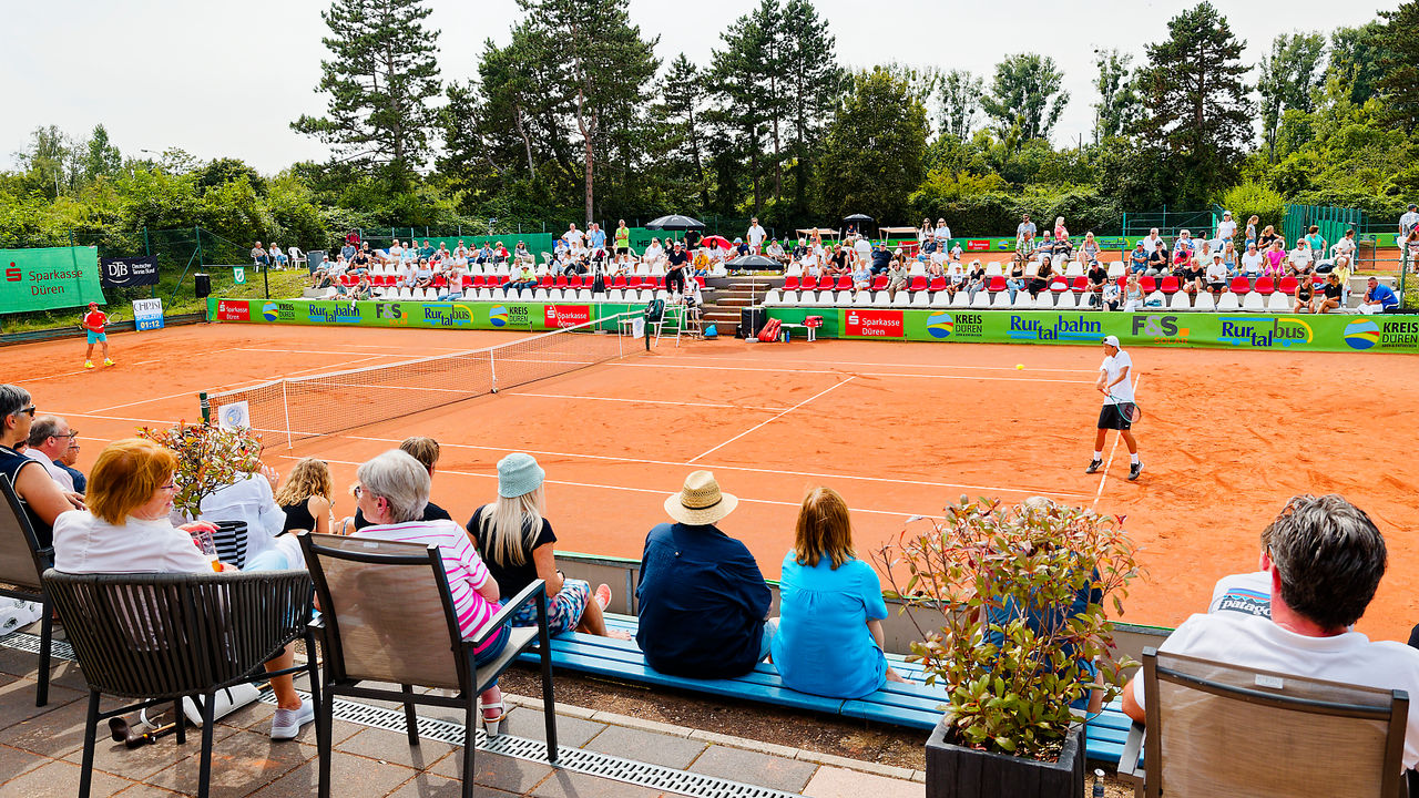 Tennis-Talente U14 aus 50 Nationen schlagen in Düren auf