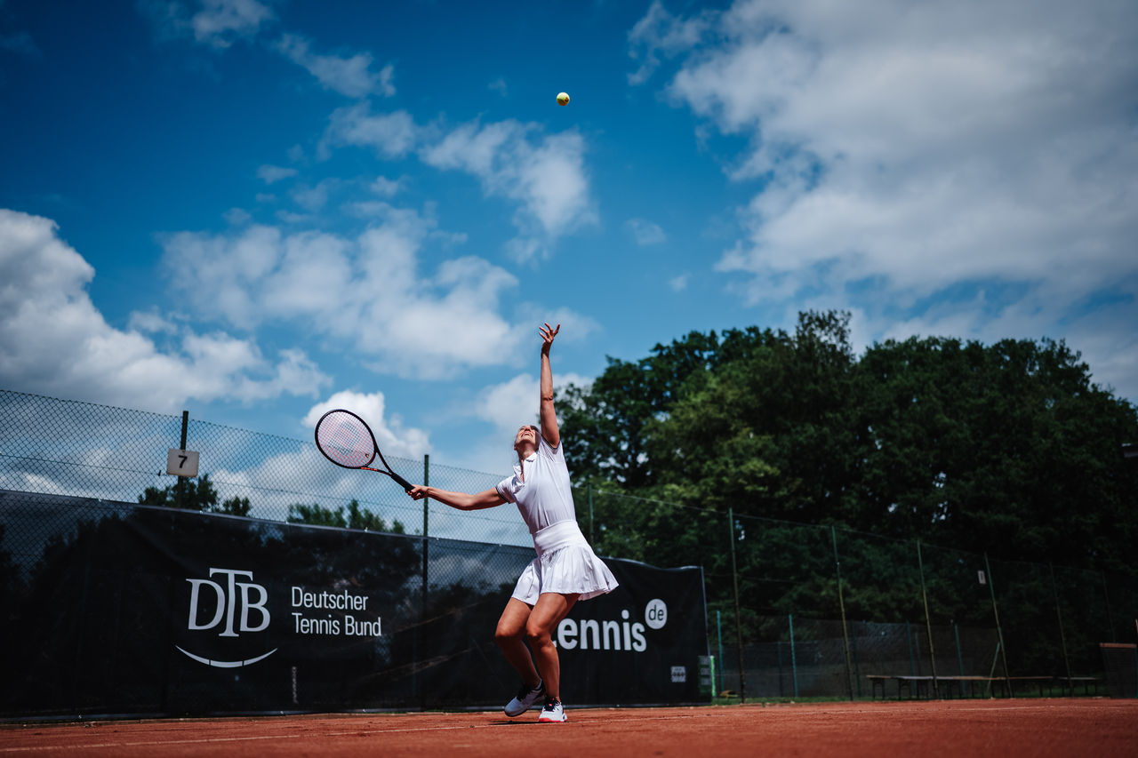 Jetzt für nur 26,80€ auf PREMIUM upgraden und 20€ Tennis-Point Vorteil ...